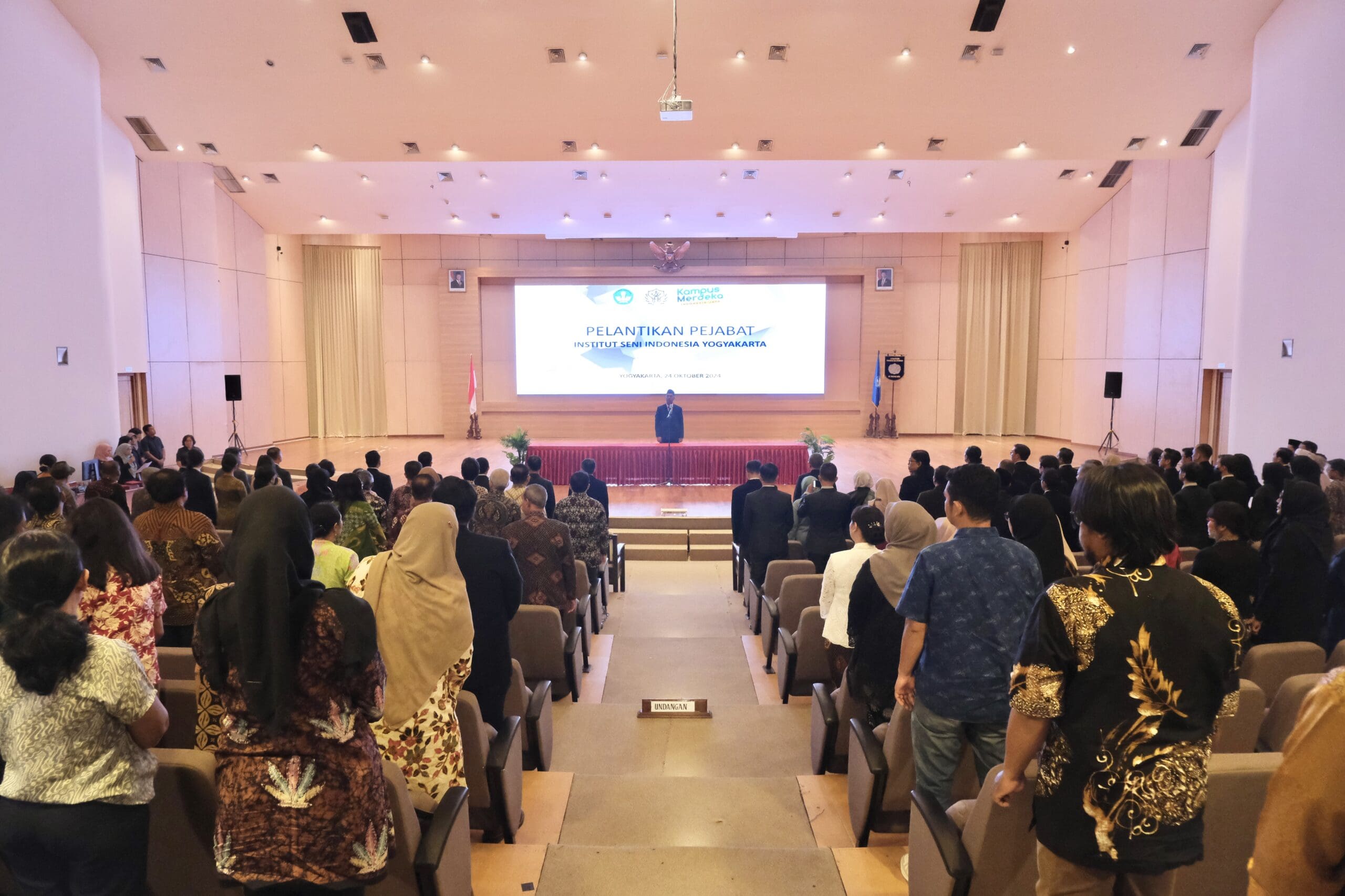 Pelantikan Pejabat Pimpinan di Lingkungan Institut Seni Indonesia ...