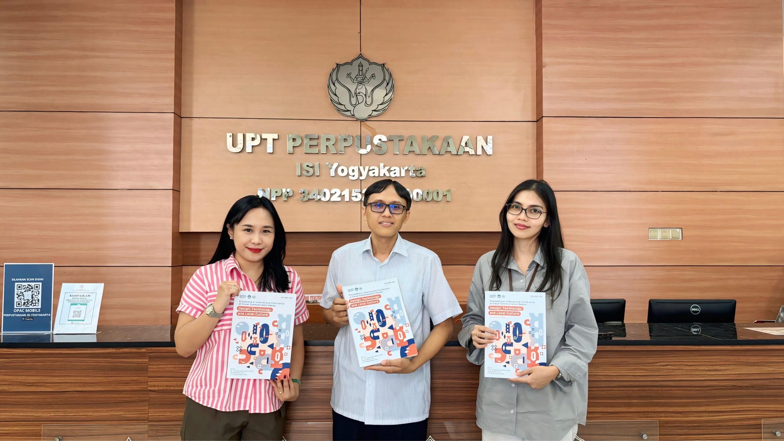 Penyerahan Hasil Prosiding Seminar Internasional (DeKaVeCON 2024 ...