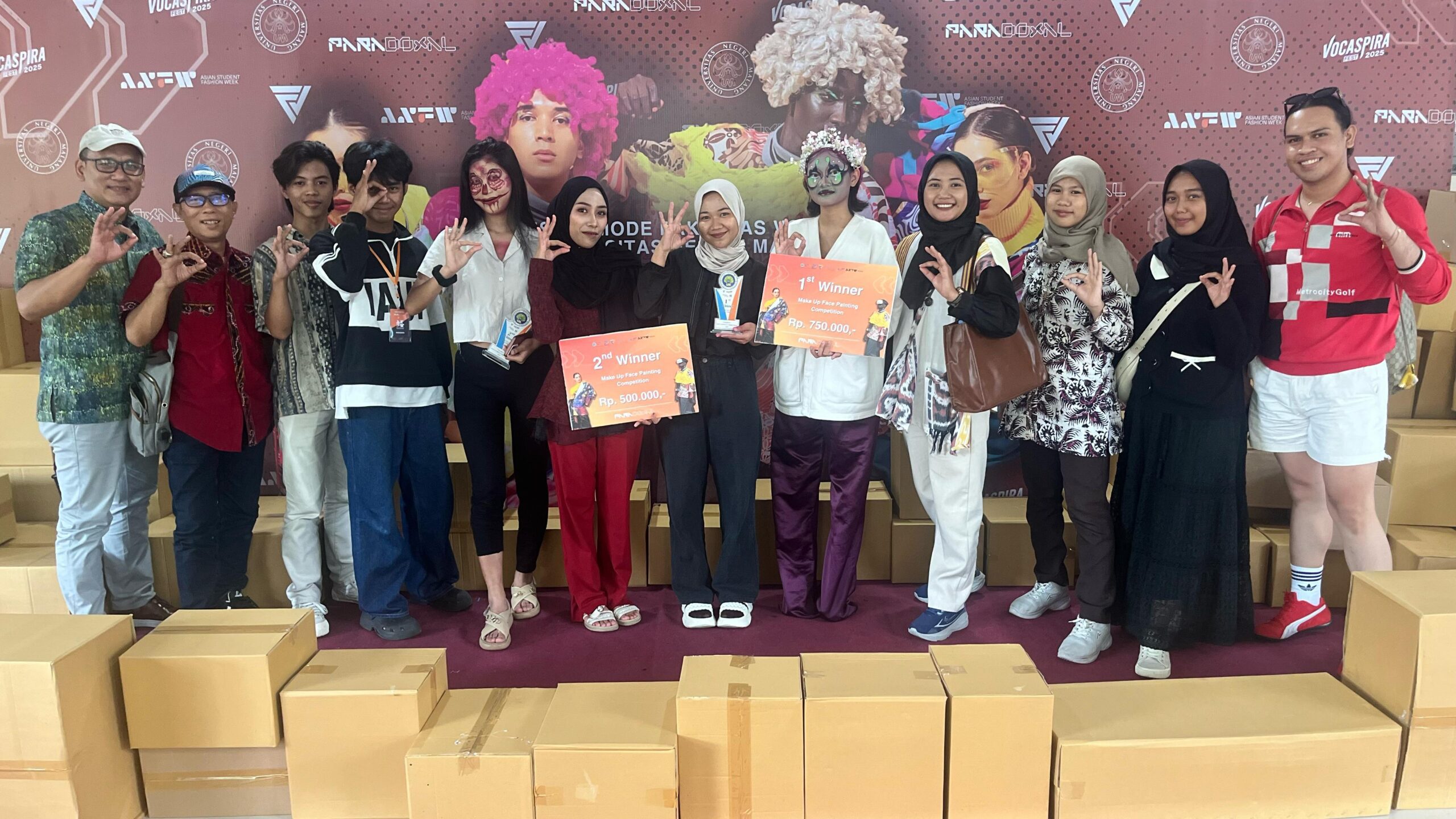 Prestasi Mahasiswa Program Studi D4 Desain Mode Kriya Batik (DMKB ...